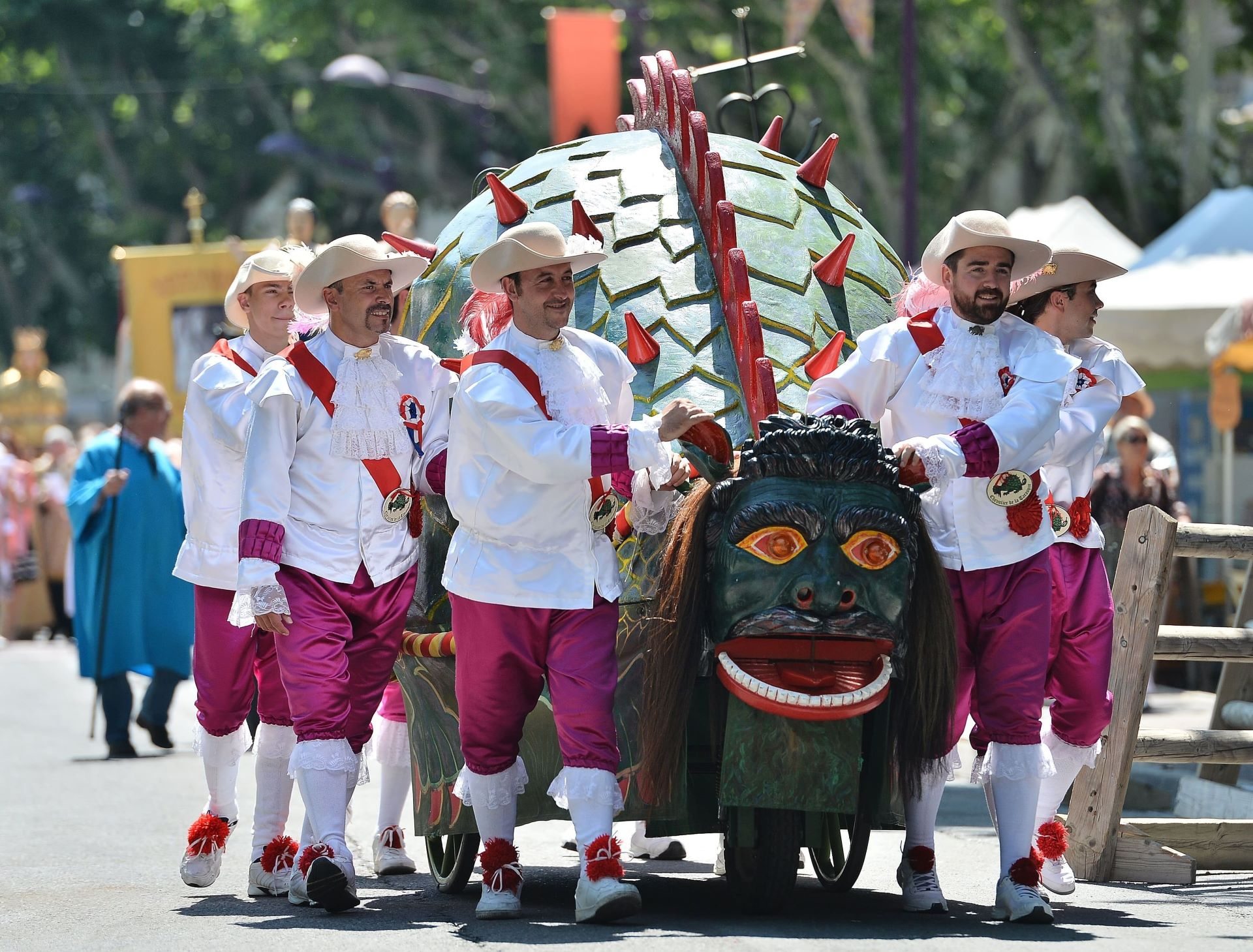 Immerse yourself in the legend of the Tarasque - Coeur de la Provence ...